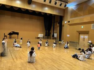 6月の子育て広場「親子で遊ぼう」を開催しました - 志免町ホームページ